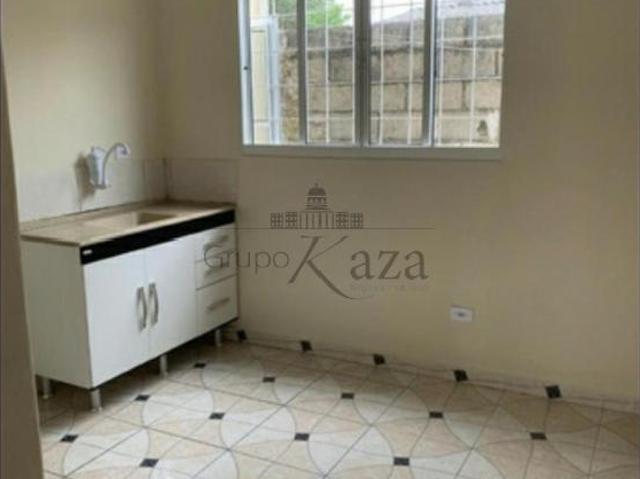 Casa com Edícula Jardim Colonial 2 Dormitórios 300m²