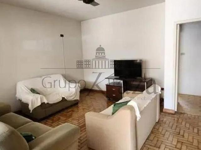 Casa com Edícula Jardim Mesquita Jacareí 2 Dormitórios 320m²