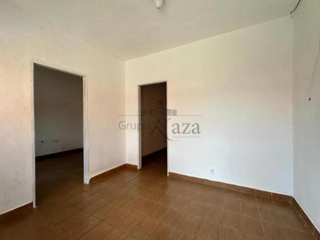 Casa com Edícula Primavera I 6 Dormitórios 750m²