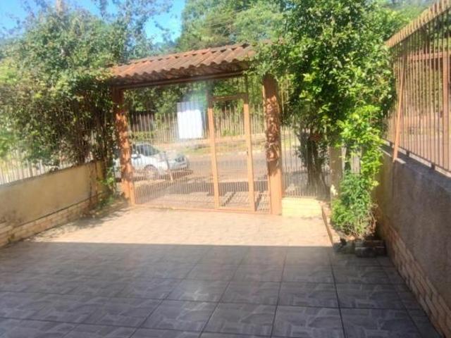 Casa com edícula, 3 dorm, 2 vagas, espaço rústico diferenciado, em Cachoeirinha