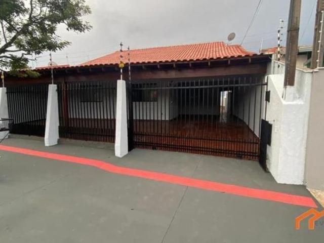 CASA COM EDÍCULA