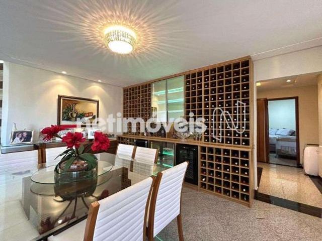 Casa com Edícula | 4 Suítes | Condomínio Fechado | Churrasqueira | Lavabo | Móveis planejados