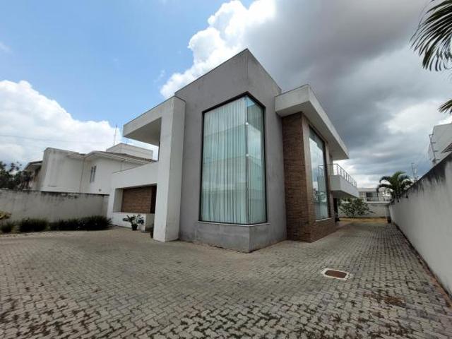 casa com elevador 4QTS SENDO 3 SUITES, 8VGS, 61 99463 5151