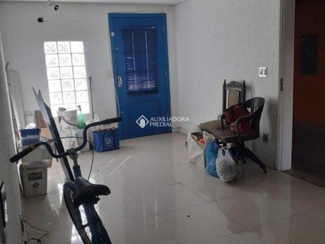 CASA COM ENORME POTENCIAL, ACREDITE!