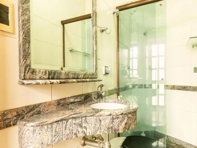 Casa com espaço gourmet e churrasqueira