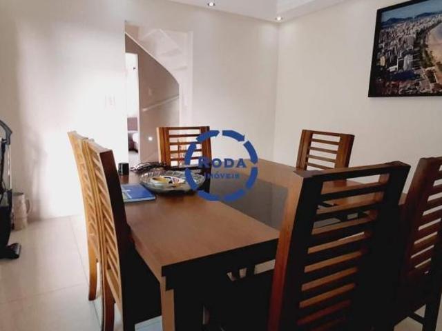 Casa com Espaço Gourmet e 3 Quartos no Campo Grande, Santos
