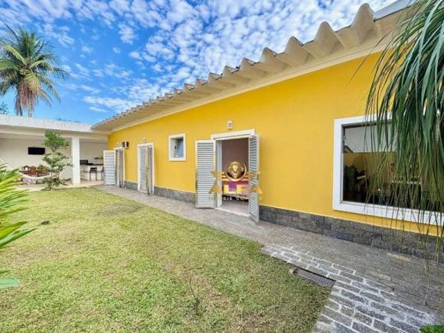 Casa com espaço gourmet e 4 vagas no Jardim Pernambuco – Alfa Imóveis Guarujá