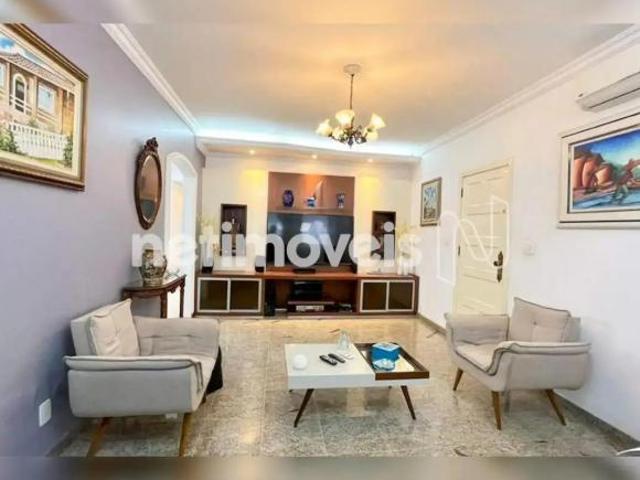 Casa com espaço gourmet, hidro, sauna e 360m²  no Planalto