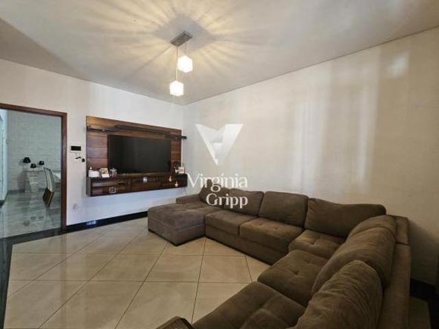 Casa com espaço gourmet Senhora das Graças