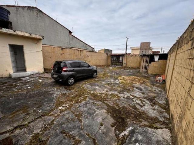 Casa com espaço para piscina em Itanhaém R$ 210.000,00