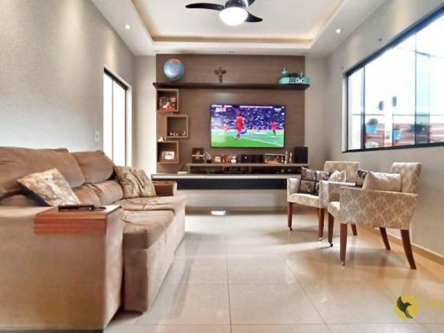 Casa com espetacular área gourmet e 2 dormitórios e 215m² à venda por R$ 699.900 Jardim Bandeirant