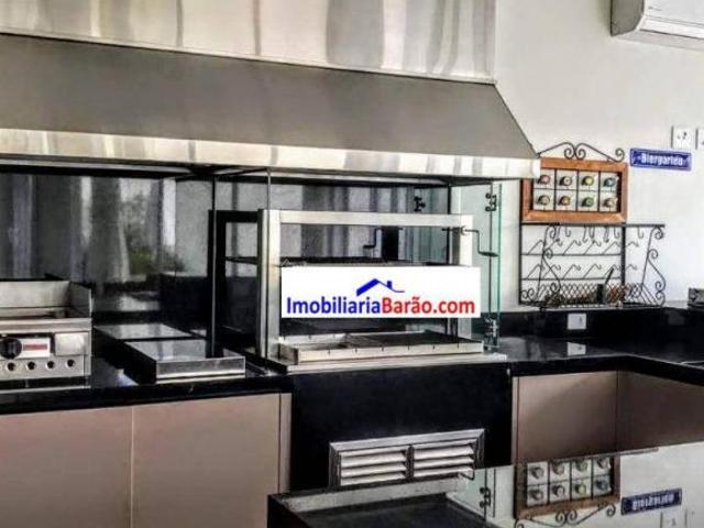 Casa com excelente acabamento com 05 Suites e 520 m² construídos em um terreno de 702 m²