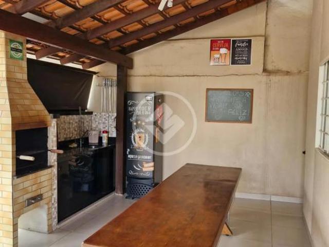 Casa com Excelente localização 3 quartos sendo 1 suite