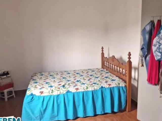 CASA COM EXCELENTE LOCALIZAÇÃO BAIRRO CAÇULA!