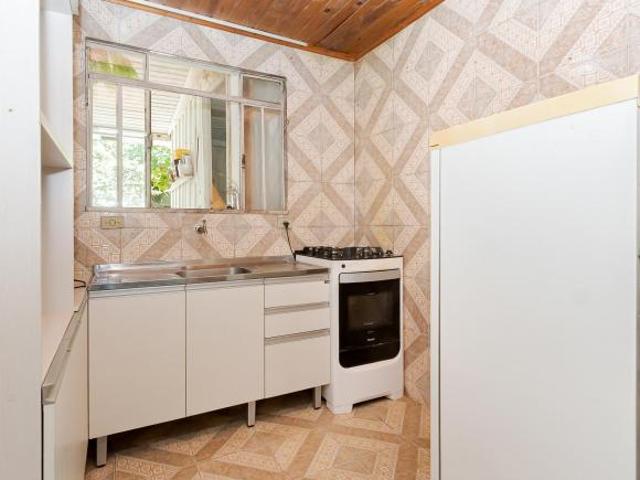 Casa com excelente localização em Vila Gilgi – entre contato pelo whasApp 4198400 0315 c/ João a