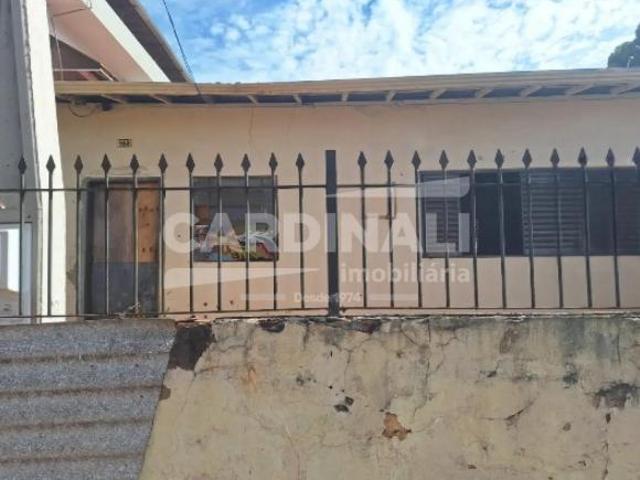 Casa com excelente localização, para demolição, próximo a faculdades e mercados