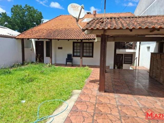 Casa com Excelente Localização Próxima à Avenida Edgar Pires de Castro