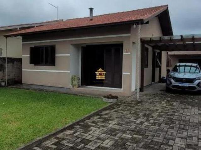 Casa com excelente pátio !