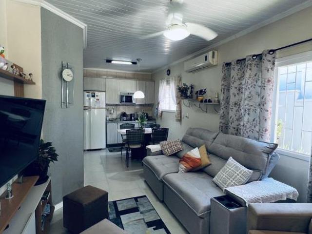 Casa com excelente pátio !