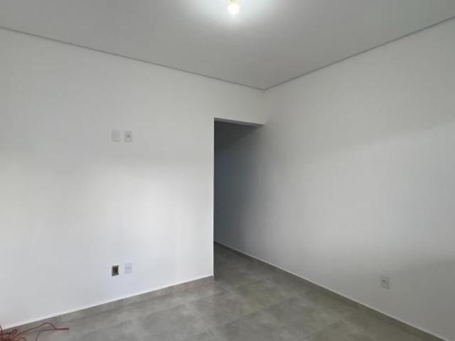 CASA COM EXCELENTE PADRÃO DE ACABAMENTO 2 SUITES NA VISTA LINDA