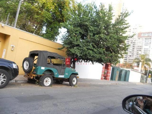 Casa com excelente terreno, em uma localização nobre