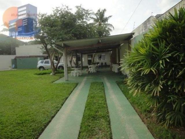 Casa com Excelente Terreno em Localização Privilegiada na Praia da Enseada – Guarujá