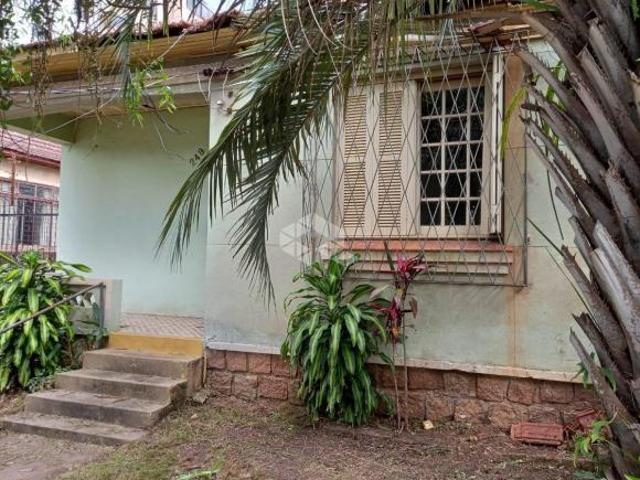 Casa com excelente terreno residencial/comercial para venda no bairro Nonoai