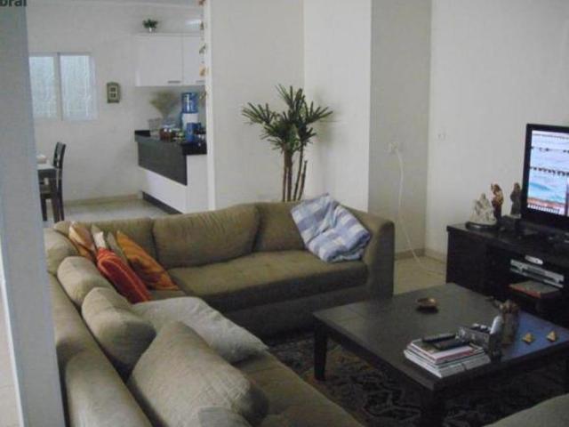 CASA COM EXECELENTE ACABAMENTO, ESPAÇOSA E DE BOA LOCALIZAÇÃO