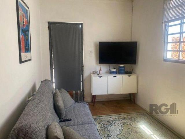 CASA COM EXTENSO PÁTIO NO CAMAQUÃ