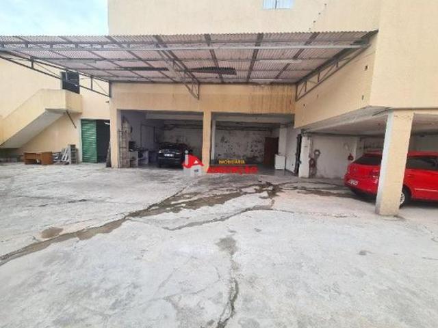 CASA COM GALPÃO NO ANDAR INFERIOR ALVES DIAS