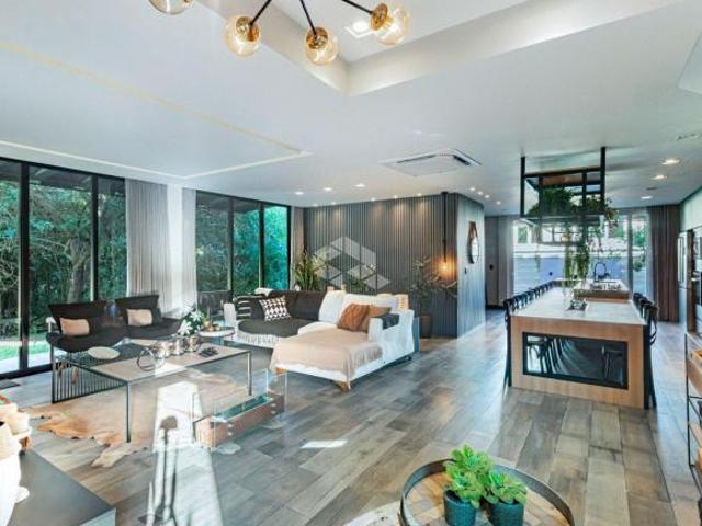 CASA COM GARDEN E PISCINA NO CONDOMÍNIO BUENAVISTA