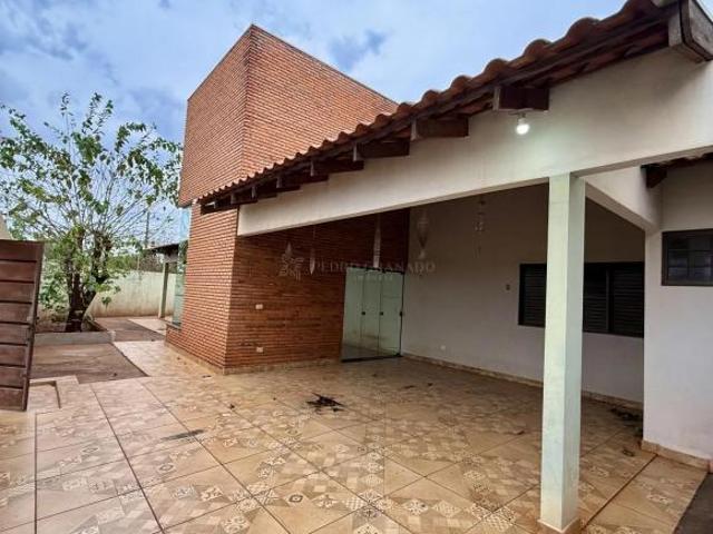 Casa com grande potencial!