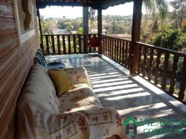 CASA COM HABITE SE