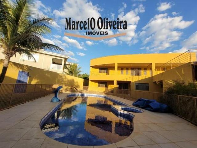 Casa com habite se, elevador e área de lazer completa à venda no Taquari!