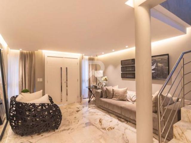 Casa com jardim, 3 Suítes à Venda, 305,95 m² Santa Felicidade Curitiba/PR