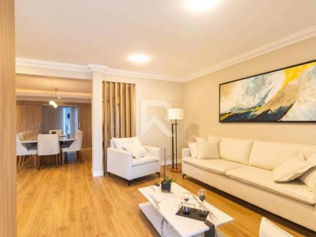 Casa com Jardim, 4 suítes à venda, 321 m² São Braz Curitiba/PR