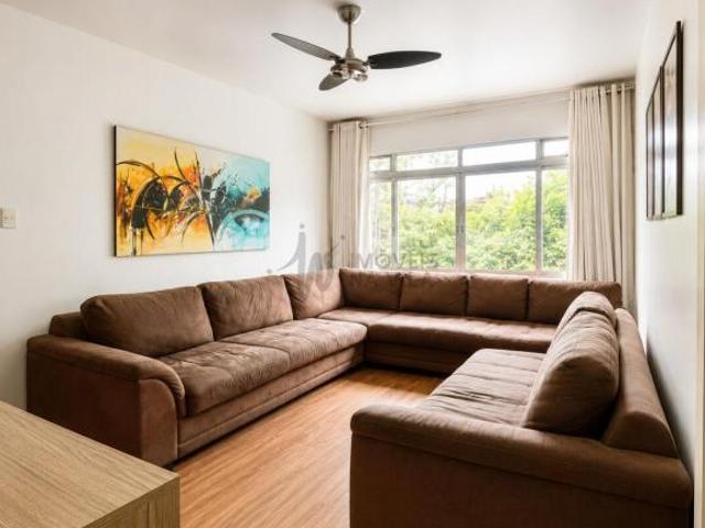 Casa com jardim privativo, churrasqueira e 3 vagas na Vila Mariana