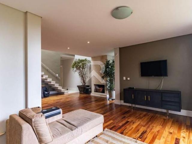 Casa com Jardim Privativo, 7 dormitórios 3 vagas à venda e locação, 400 m² Batel Curitiba/PR