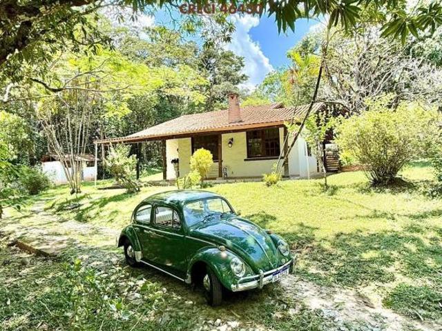 Casa com lagoa própria à venda no Condomínio Nossa Fazenda em Esmeraldas MG