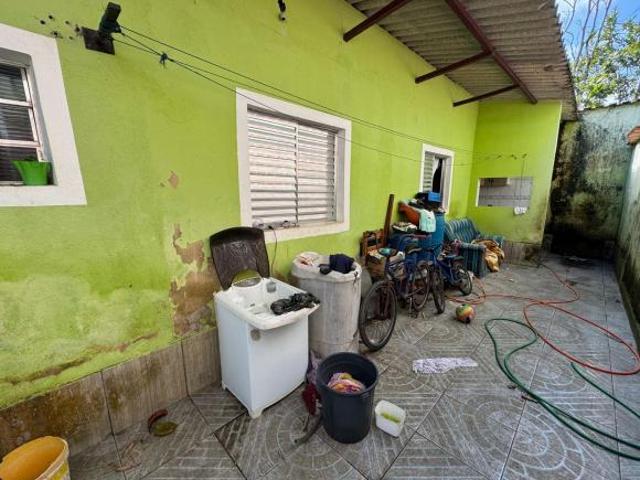Casa com laje e escritura a 800 metros da rodovia