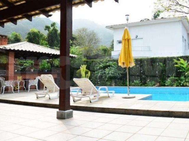 Casa com lazer À VENDA no Condomínio Granville em Guarujá