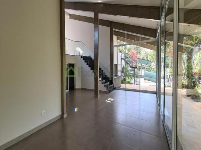 CASA COM LAZER COMPLETO
