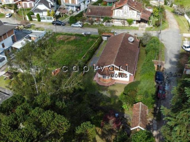 Casa com localização, planta e terreno privilegiados