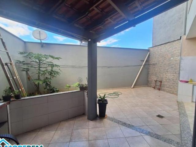 CASA COM LOCALIZAÇÃO PRIVILEGIADA NO BAIRRO BETHÂNIA!