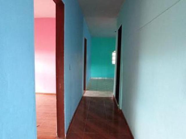 CASA COM LOJA GRANDE EM PONTO COMERCIAL
