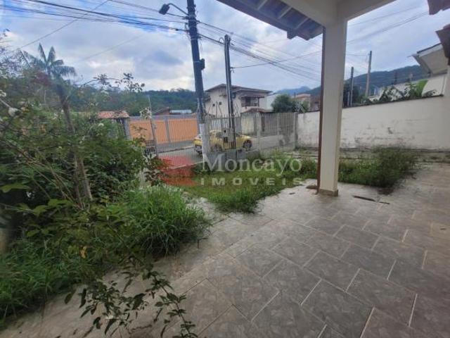 Casa com lote de 250m² na região central — para reformar, preço de oportunidade