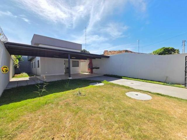 CASA COM LOTE INTEIRO E VARANDA GOURMET NO RETIRO DO BOSQUE