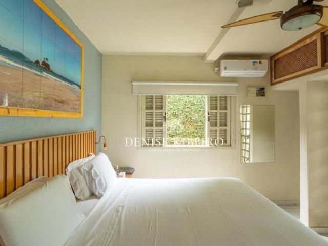 Casa com matrícula e chalé independente em Ilhabela