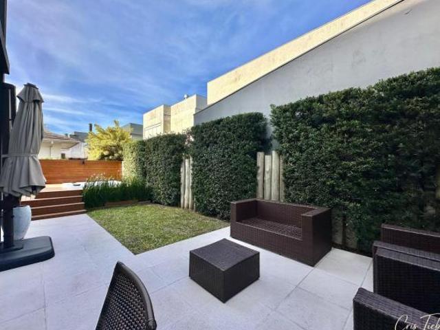 Casa com Mezanino e SPA à venda – Condomínio Condado de Capão