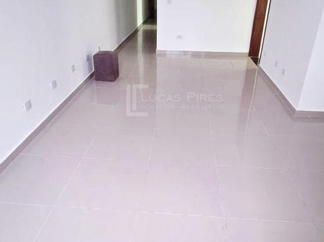Casa com móveis planejados e suíte no Condomínio Villaggio Ipanema 1